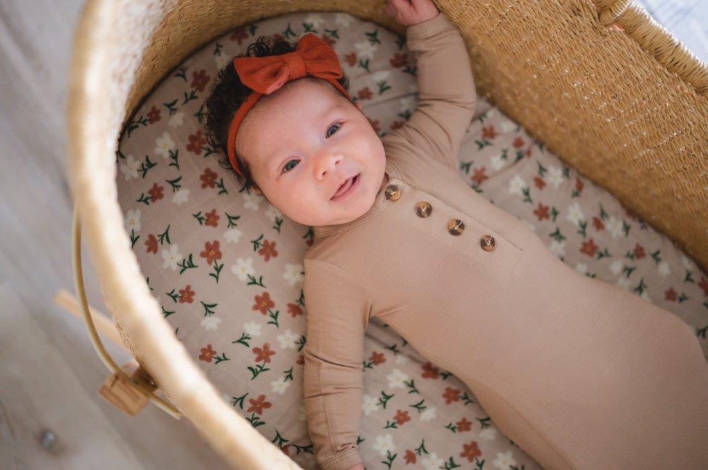 Knotted Baby Gown - Sand – PILLOBEBE